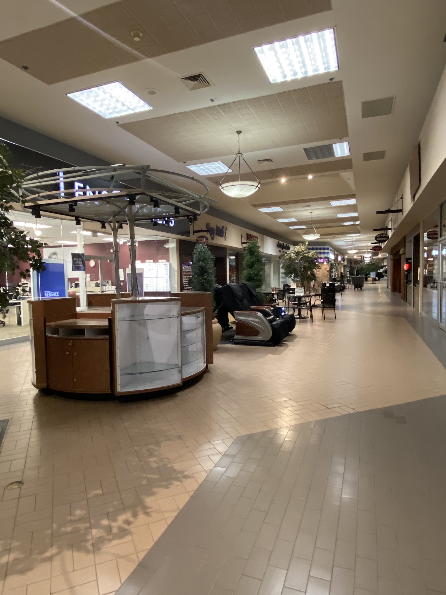KALISPELL CENTER MALL - Kalispell MT - Hours, Directions, Reviews ...