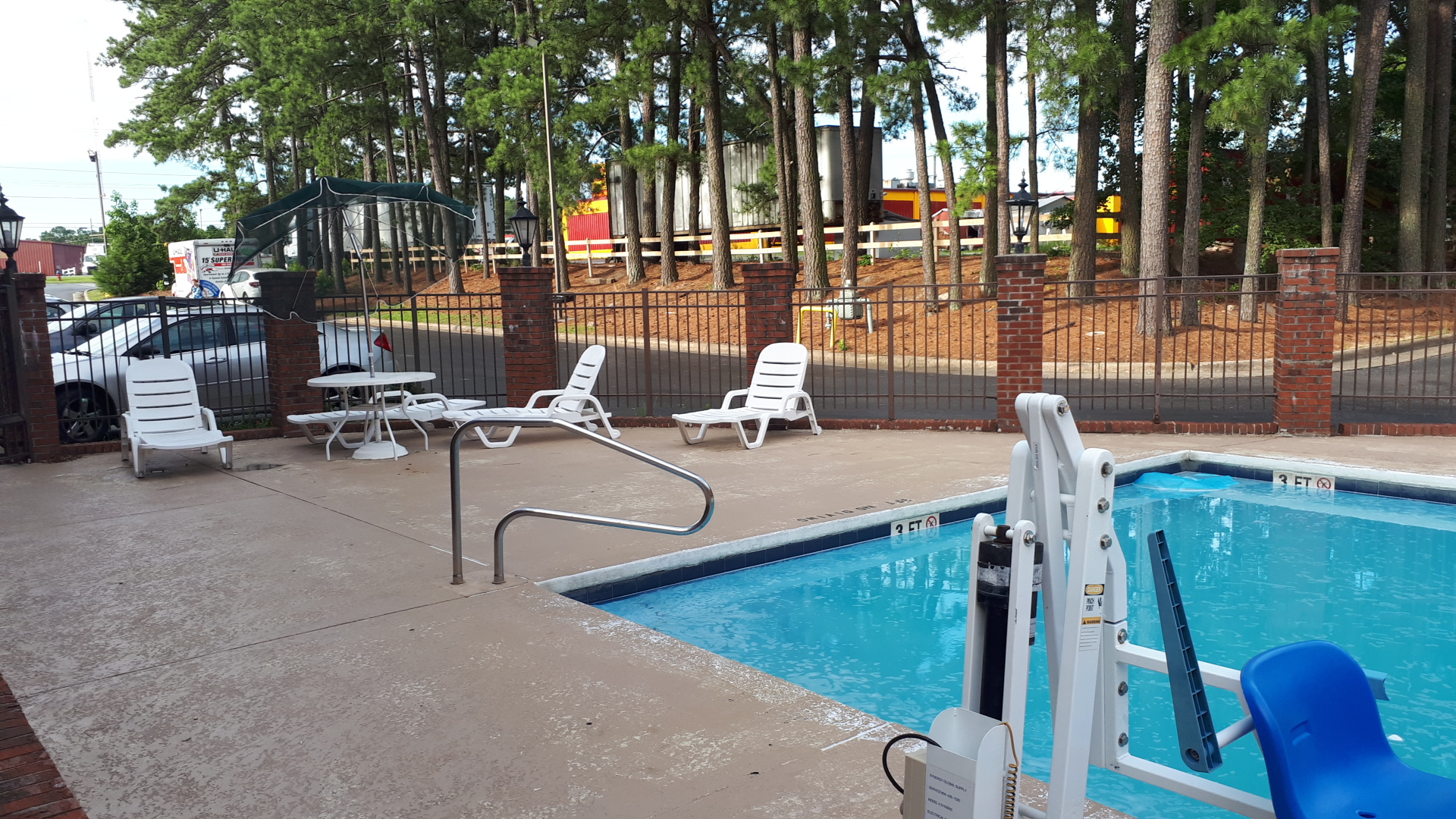 DAYS INN & SUITES BY WYNDHAM ROCKY MOUNT GOLDEN EAST - 1340 N Wesleyan ...