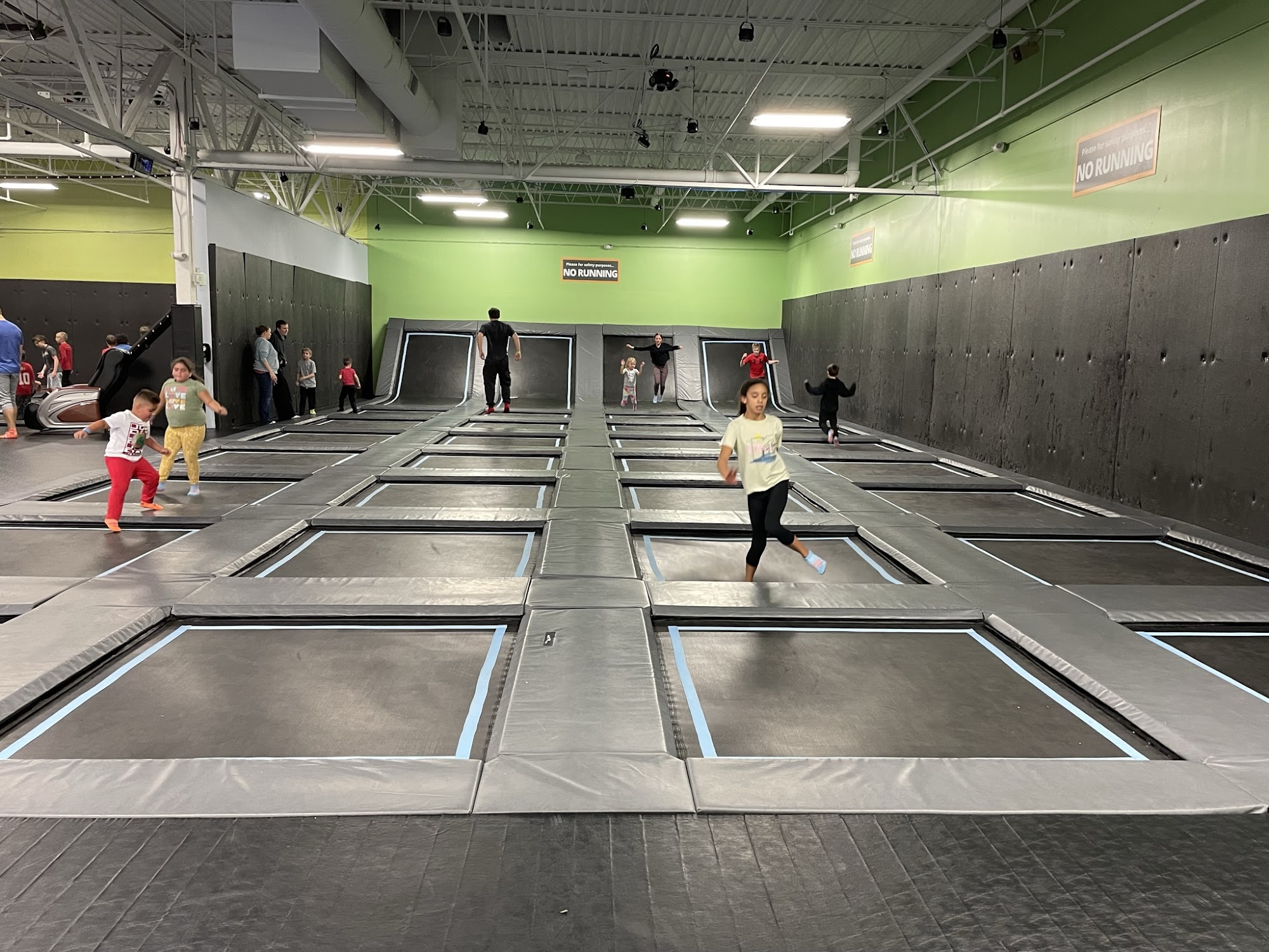 SPRING CITY INDOOR TRAMPOLINE PARK - Grand Island NE - Hours ...
