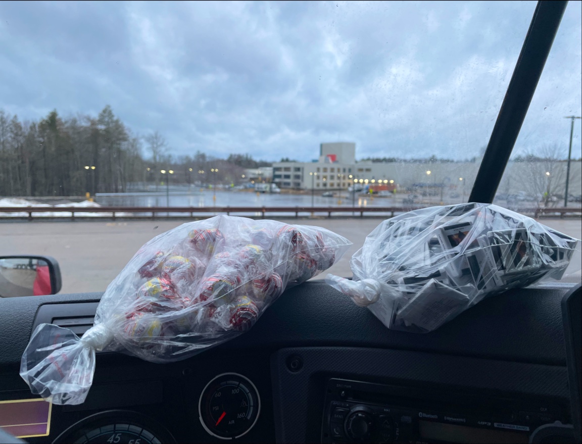 LINDT & SPRUNGLI USA - Stratham NH - Hours, Directions, Reviews ...