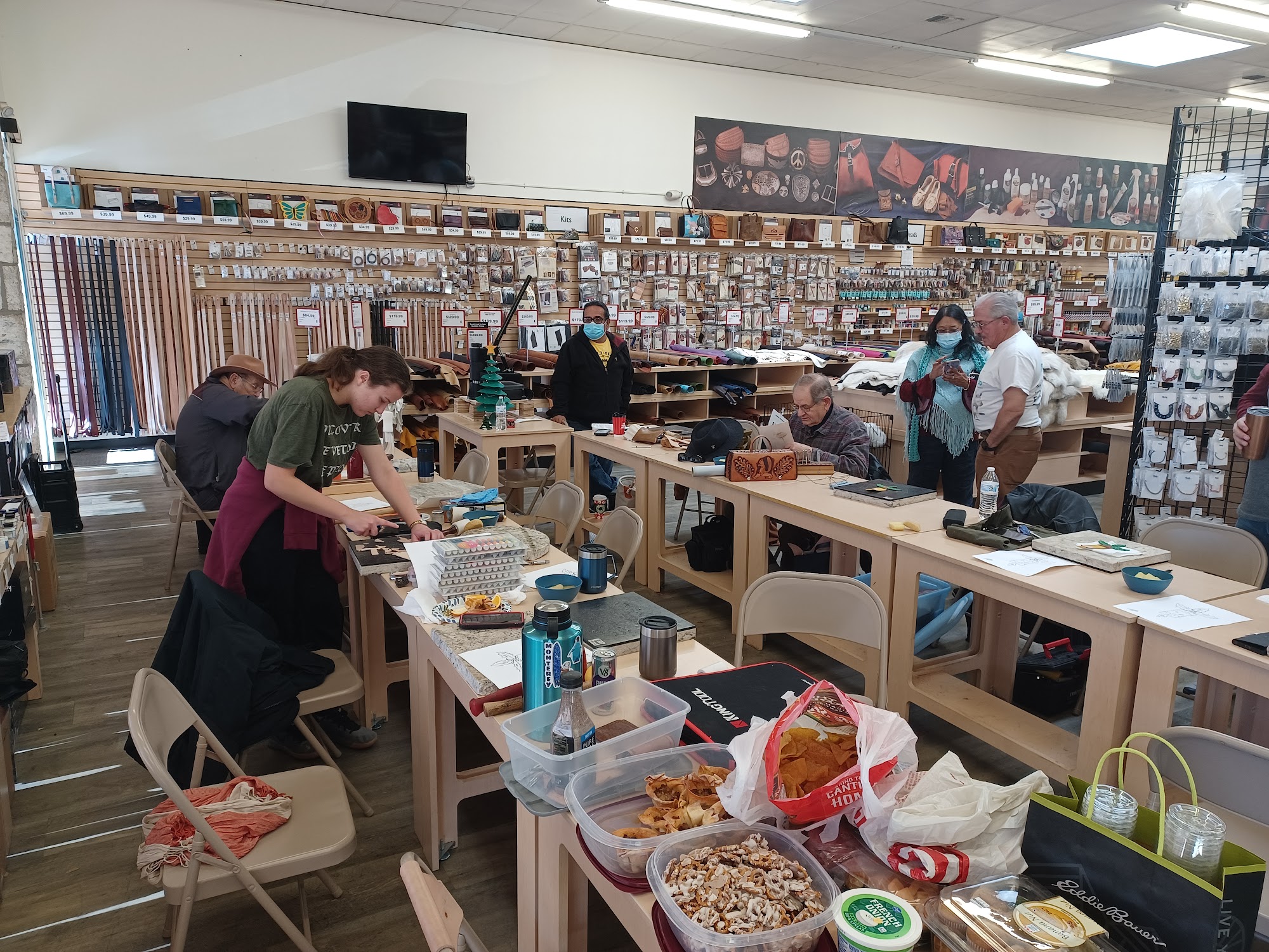 TANDY LEATHER ALBUQUERQUE - 10 - 6505 Menaul Blvd NE, Albuquerque NM ...