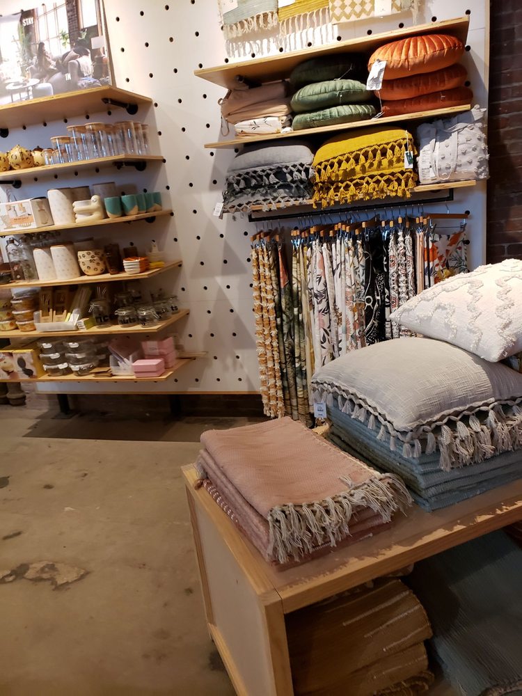 URBAN OUTFITTERS - 1650 Barrington St, Halifax NS - Hours, Directions ...