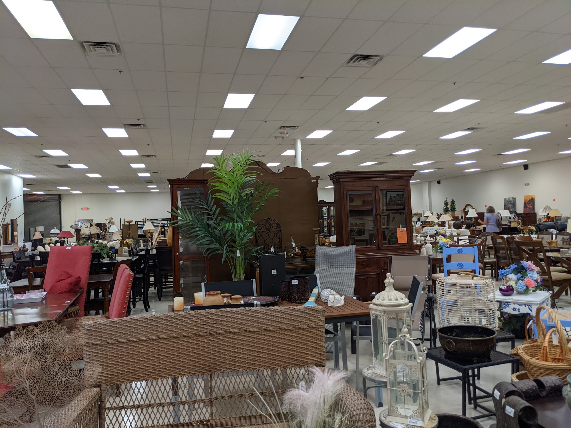 CHIC & COZY CONSIGNMENT FURNITURE - Henderson NV - Hours, Directions ...