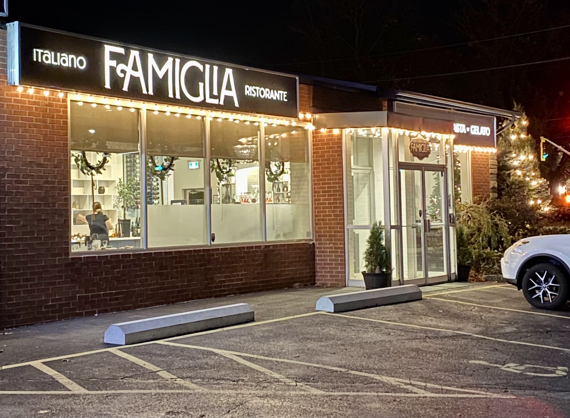 Famiglia Ristorante, Ancaster - Menu, Reviews (56), Photos - Restaurantji