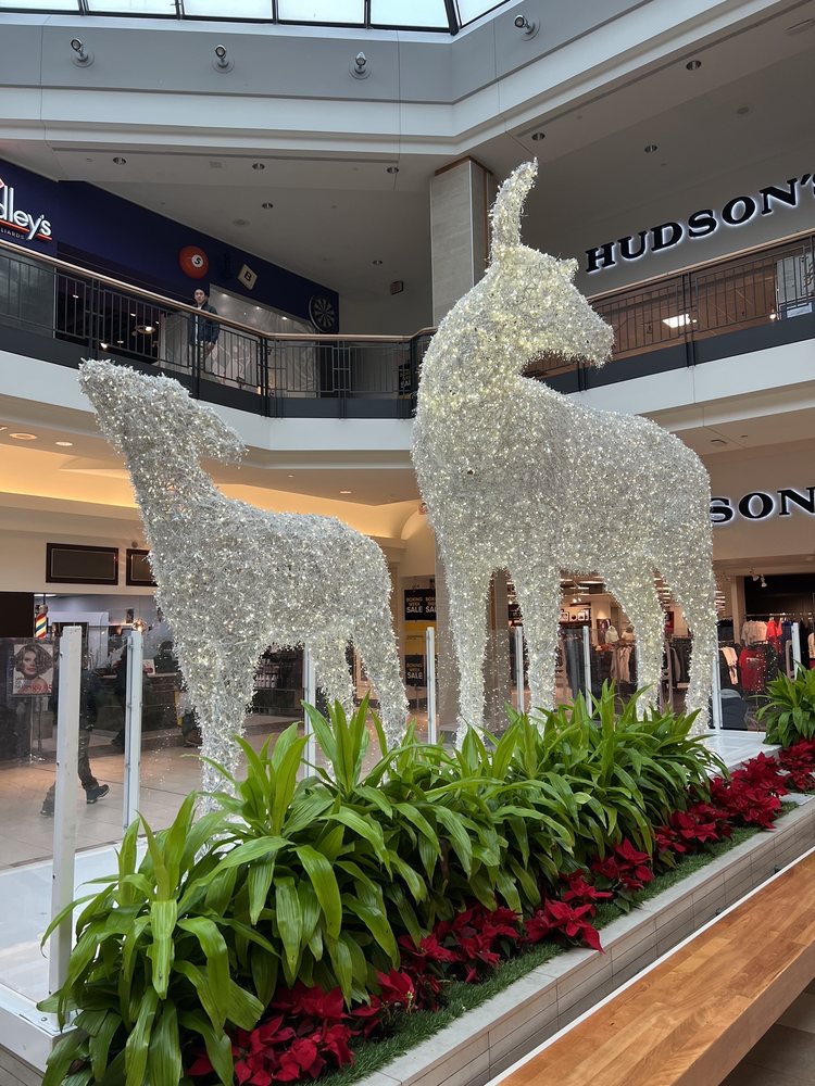 CF FAIRVIEW MALL - Toronto ON - Hours, Directions, Reviews - Loc8NearMe