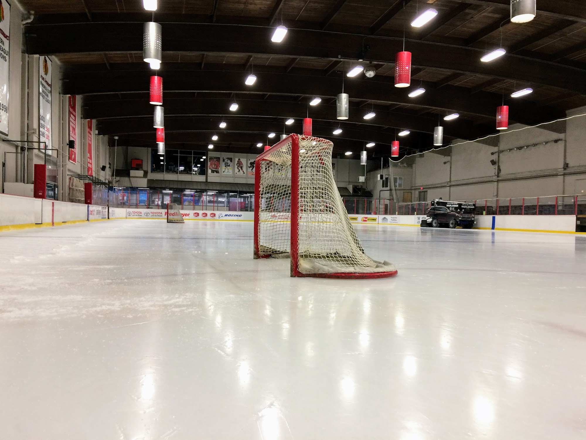 WINTERHAWKS SKATING CENTER - Beaverton OR - Hours, Directions, Reviews ...