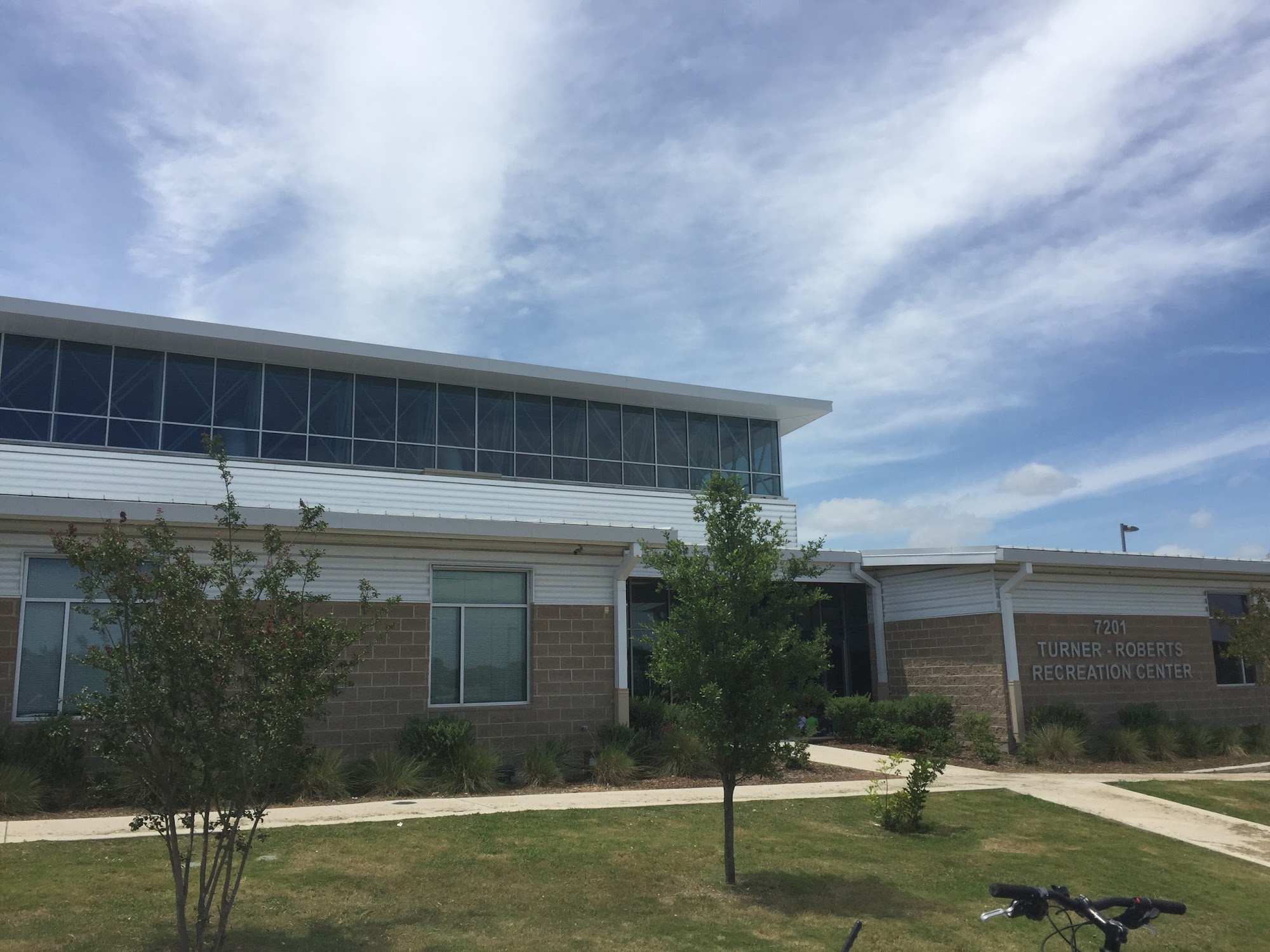 TURNER ROBERTS RECREATION CENTER - Austin TX - Hours, Directions ...