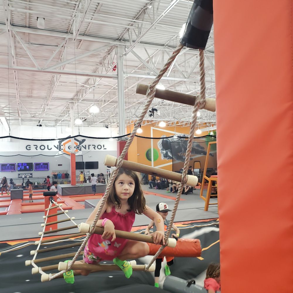 GROUND CONTROL TRAMPOLINE PARK - Irving TX - Hours, Directions, Reviews ...