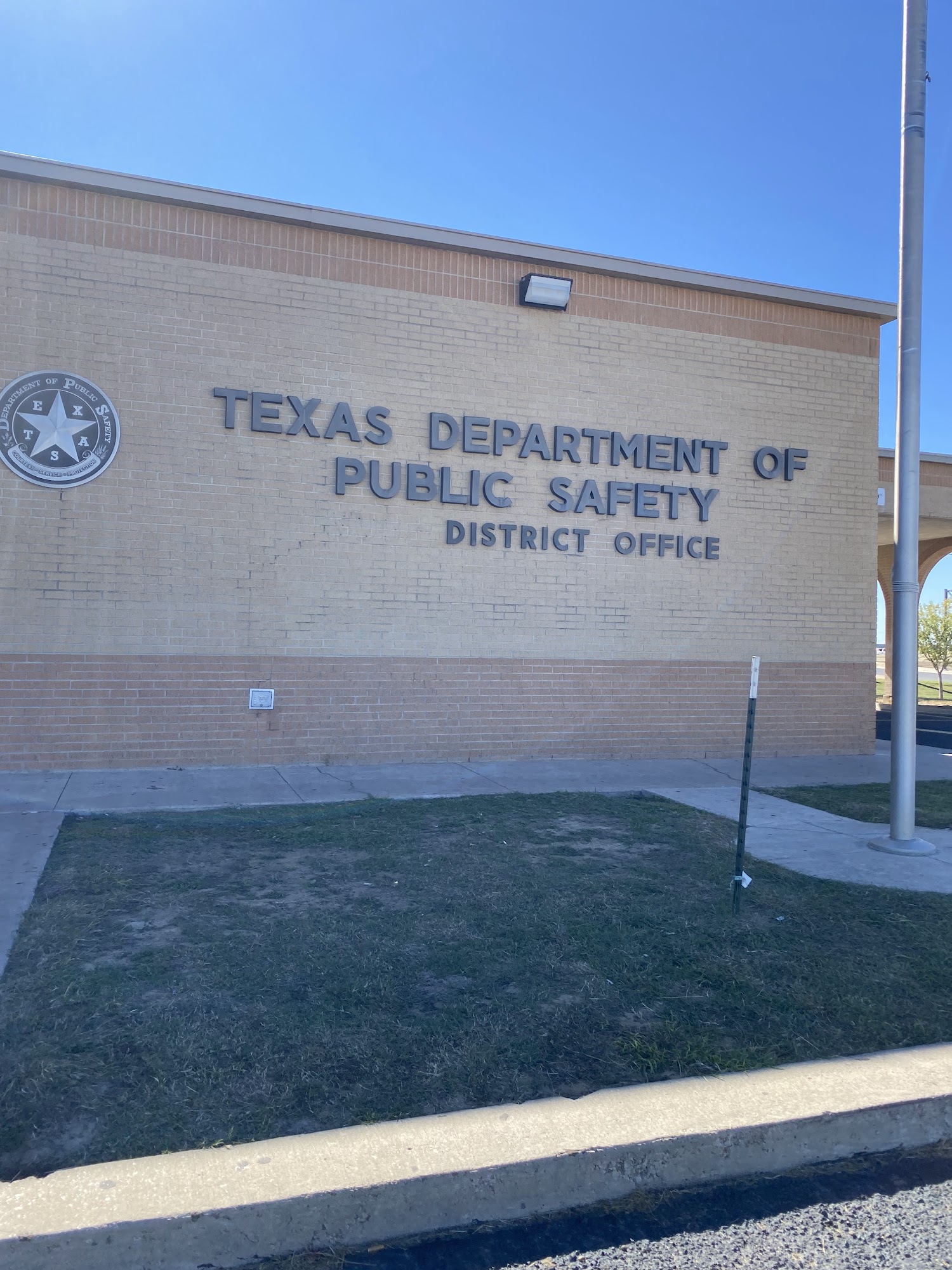 TEXAS DEPARTMENT OF PUBLIC SAFETY - Laredo TX - Hours, Directions ...