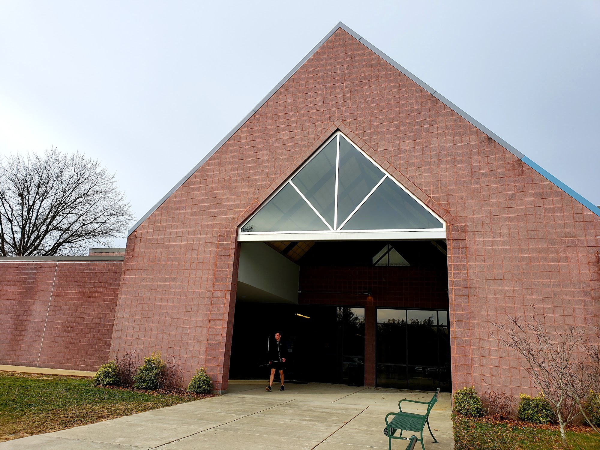 SPRING HILL REC CENTER - McLean VA - Hours, Directions, Reviews ...