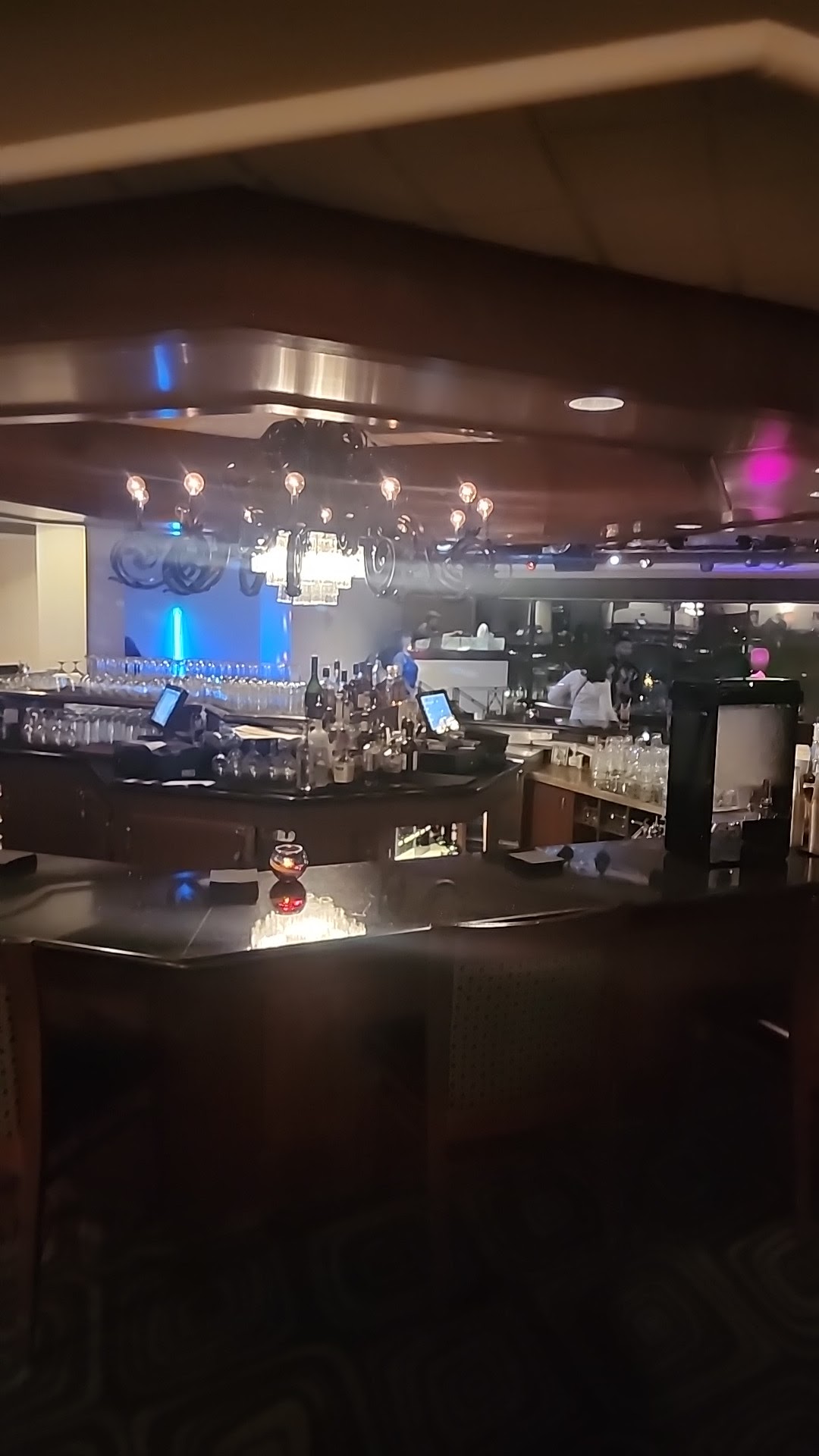 Maxi's Restaurant and Lounge, SeaTac - Menu, Reviews (68), Photos (33 ...