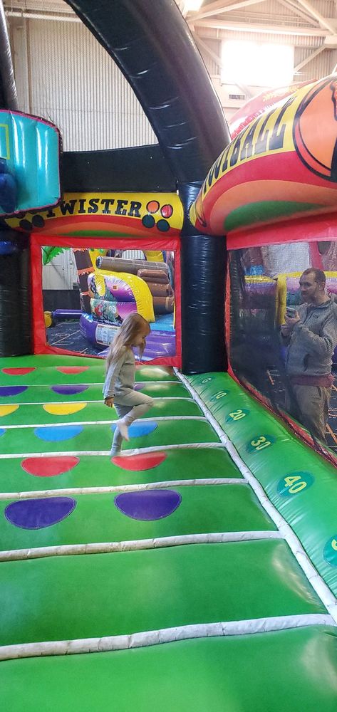 ARENA SPORTS MAGNUSON - Seattle WA - Hours, Directions, Reviews ...